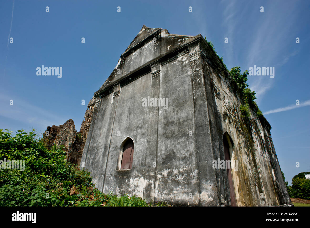Ancient building inside Monkeys Temple Stock Photo - Alamy