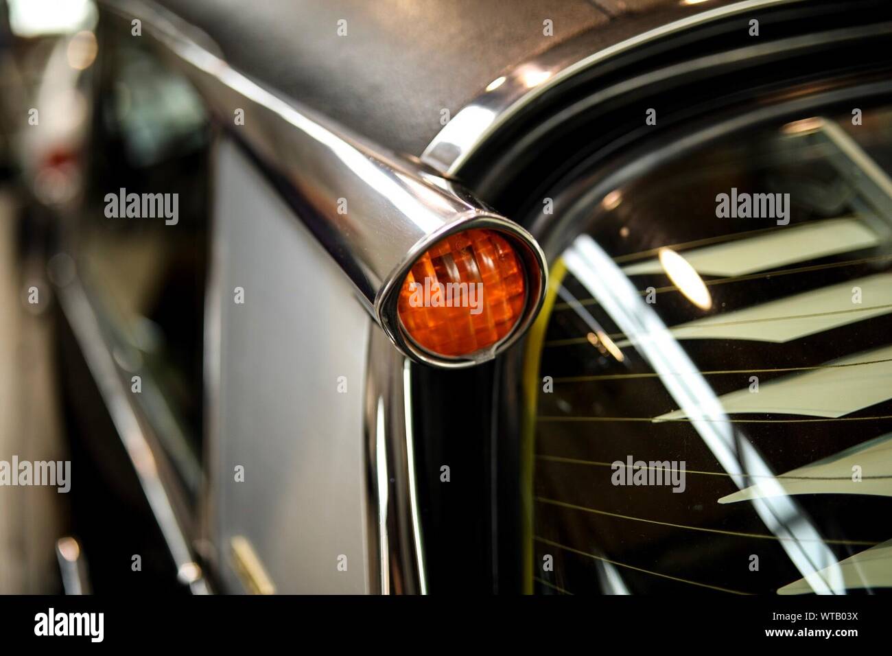 Vintage car headlight hi-res stock photography and images - Alamy