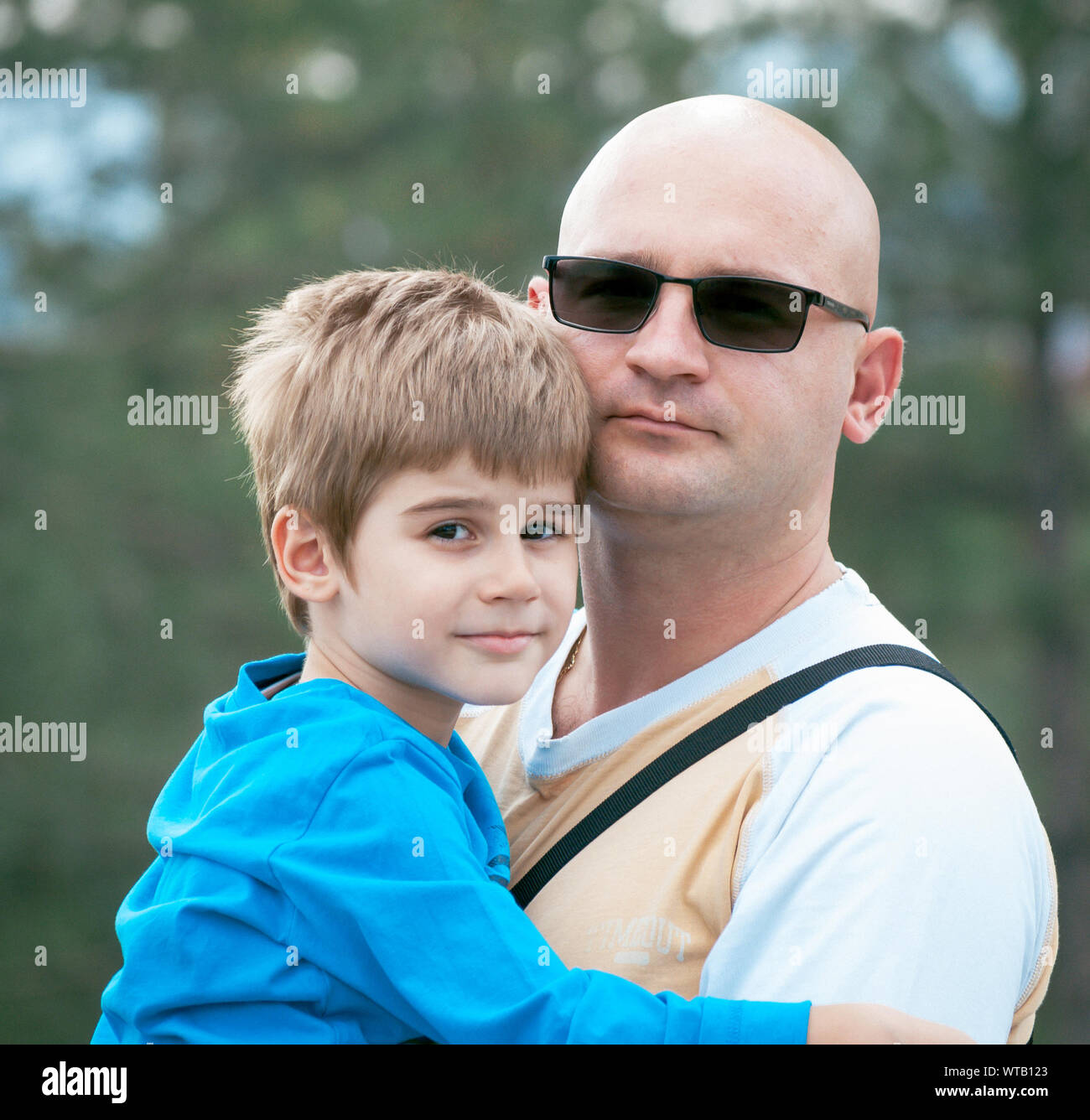 Two bald people hi-res stock photography and images - Alamy