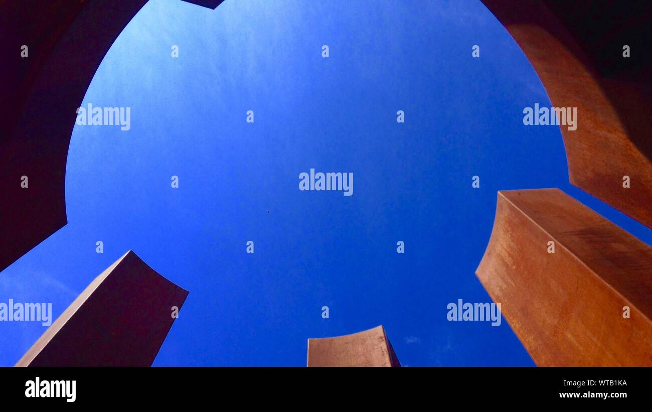 Sky structure hi-res stock photography and images - Alamy