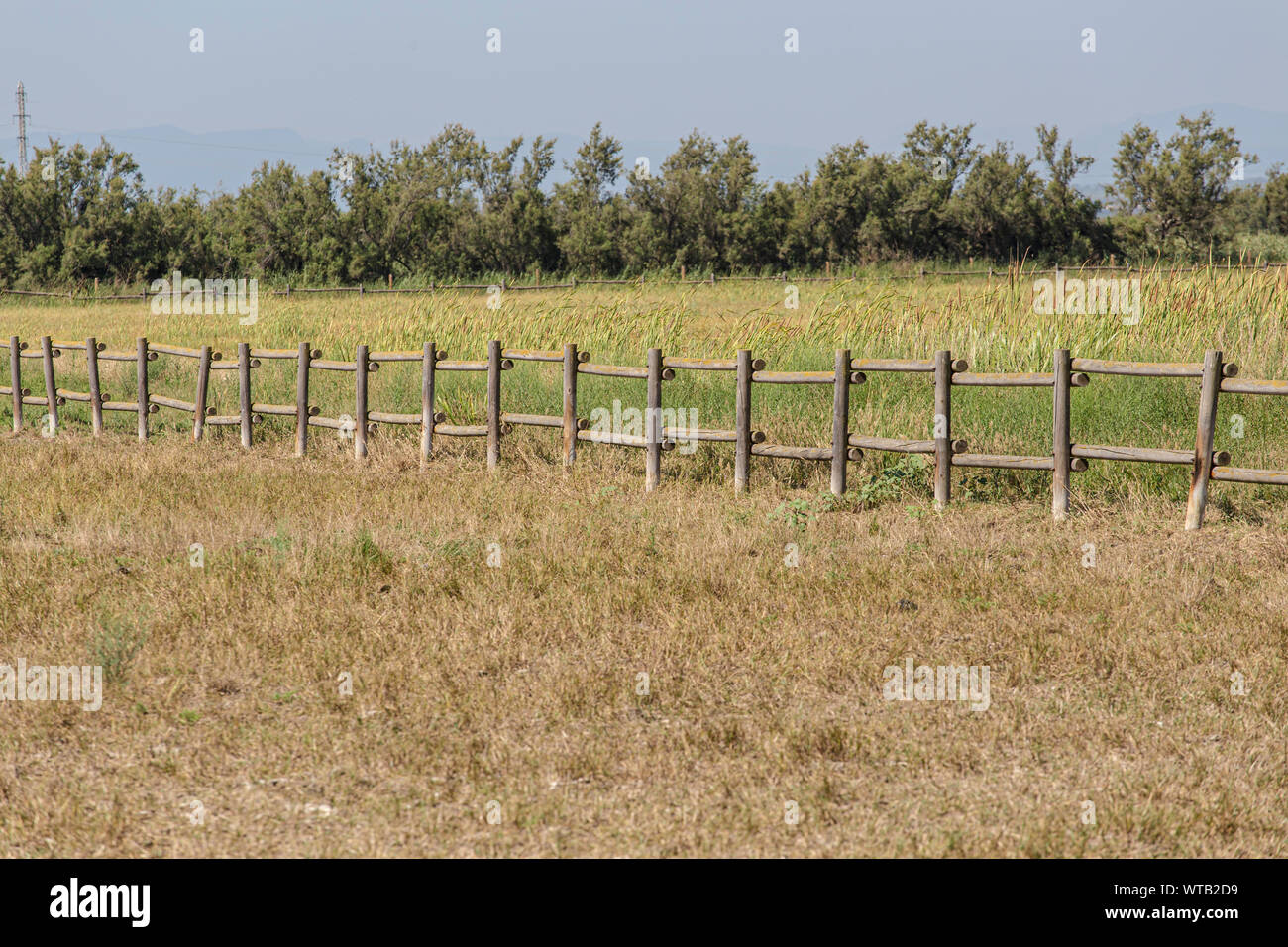 Wooden fence field hi-res stock photography and images - Alamy