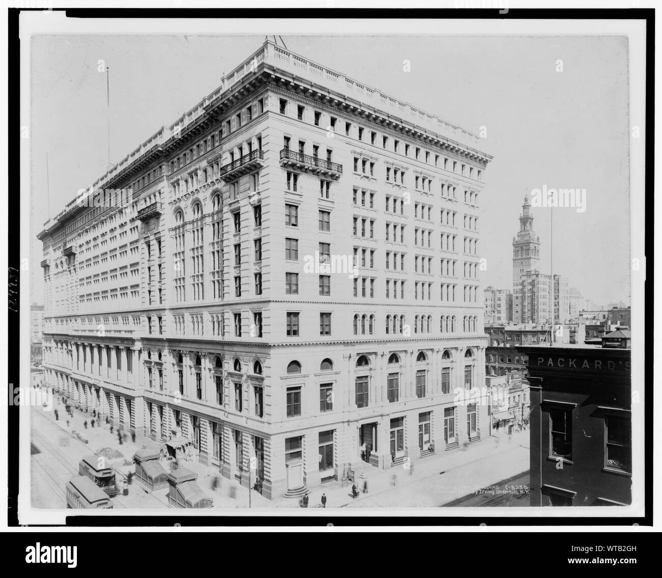 Construction site multi story building Black and White Stock Photos ...