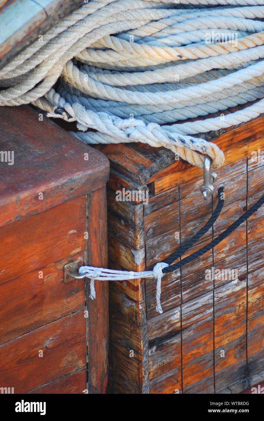 Rope rope box hi-res stock photography and images - Alamy