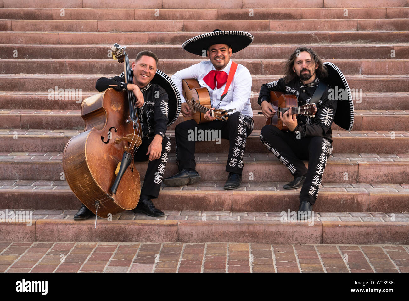 Mexican concert hi-res stock photography and images - Alamy
