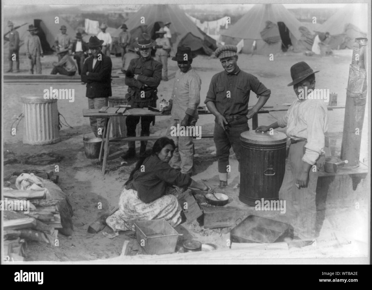 Mexican american woman army hi-res stock photography and images - Alamy