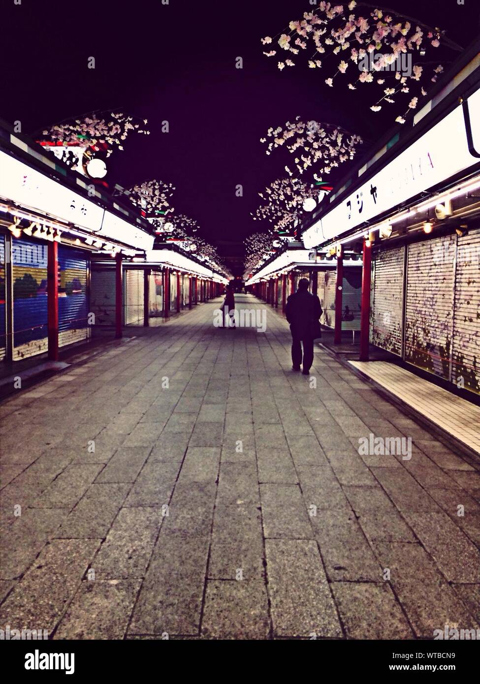 Closed for a men hi-res stock photography and images - Alamy