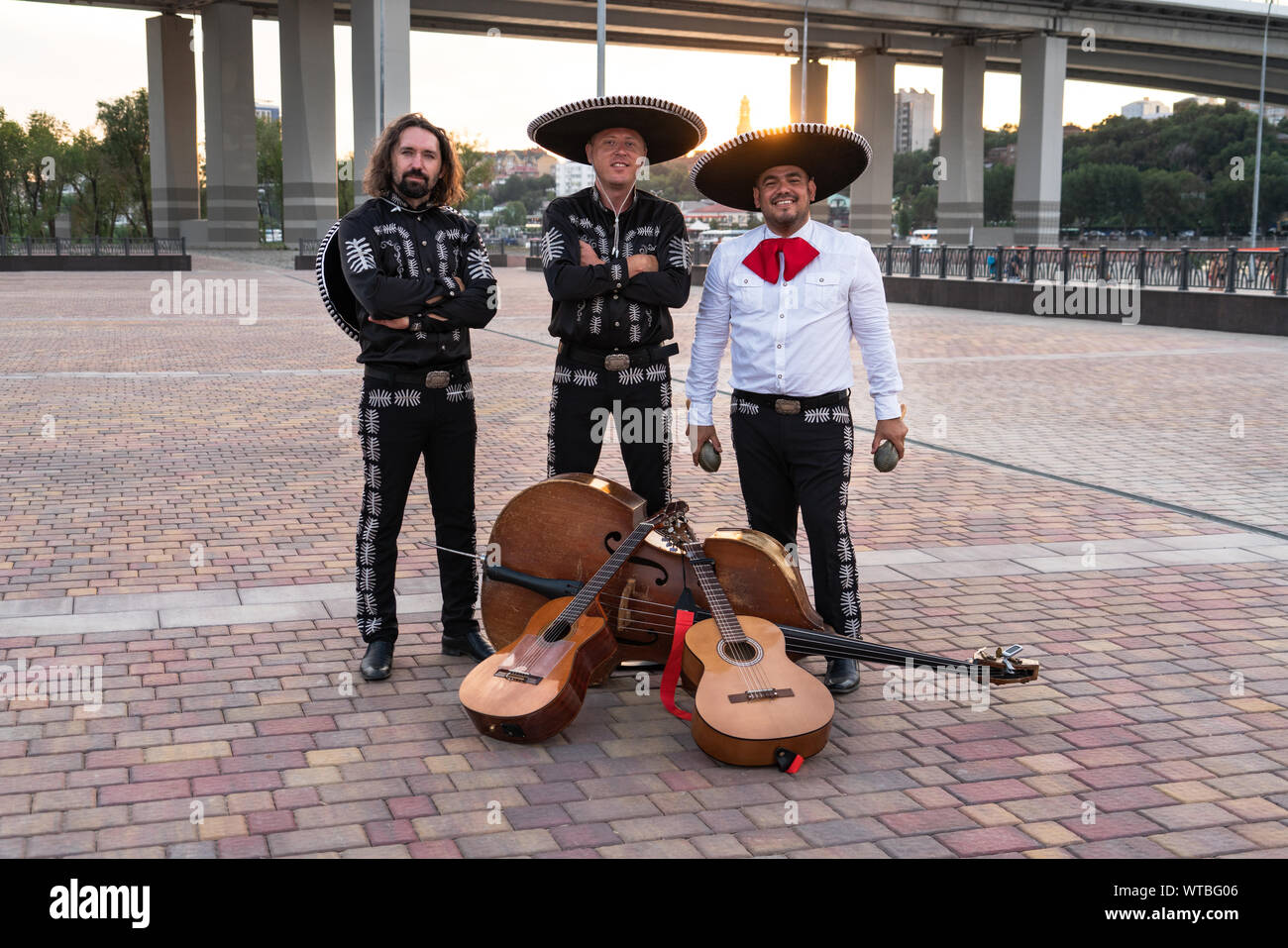 Outdoor mariachi concert hi-res stock photography and images - Alamy