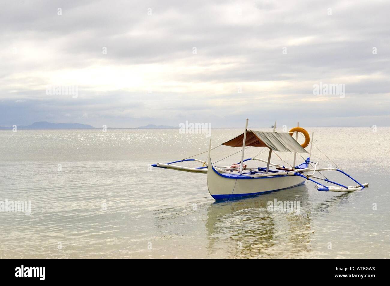 Empty inflatable boat hi-res stock photography and images - Alamy