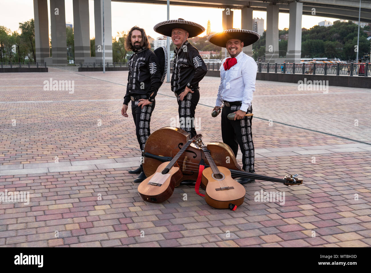 Outdoor mariachi concert hi-res stock photography and images - Alamy
