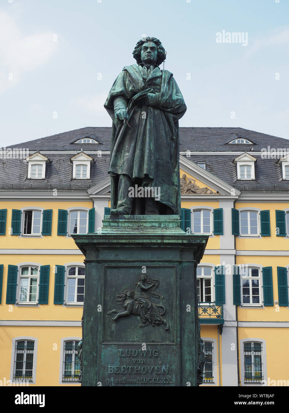 Beethoven Denkmal (unveiled 1845) bronze statue in Bonn, Germany Stock ...