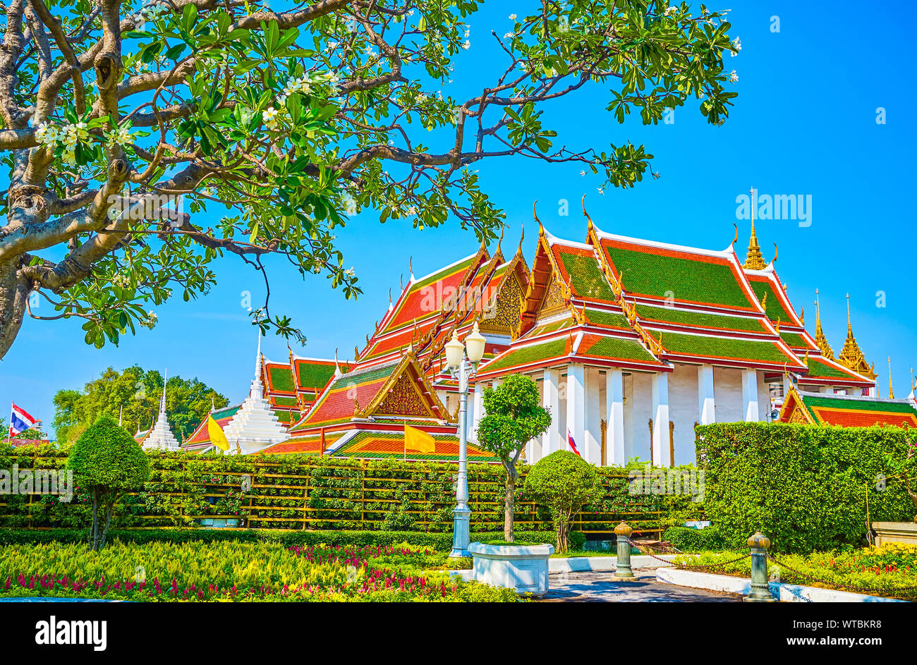 The magnificent Wat Ratchanatdaram religion complex with Thai style ...