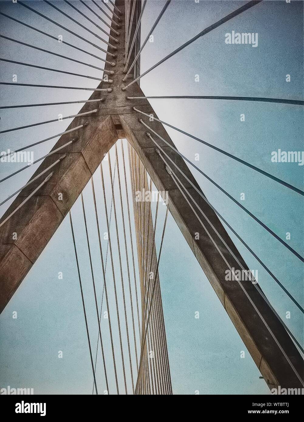 Bridge cables close up hi-res stock photography and images - Alamy