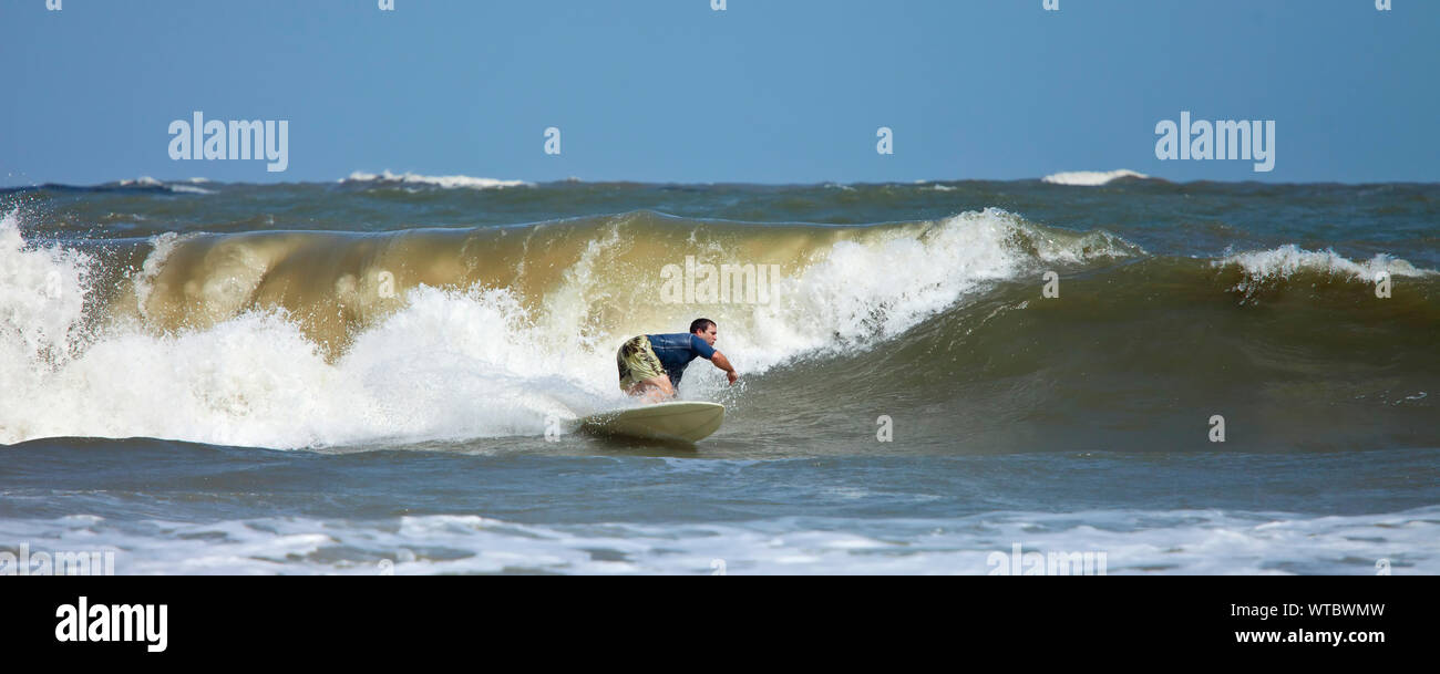 Surfing action shot hi-res stock photography and images - Alamy