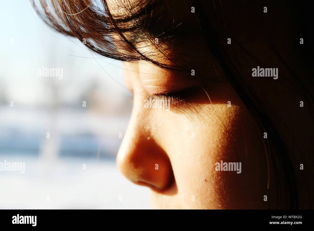 Woman's face side profile hi-res stock photography and images - Alamy
