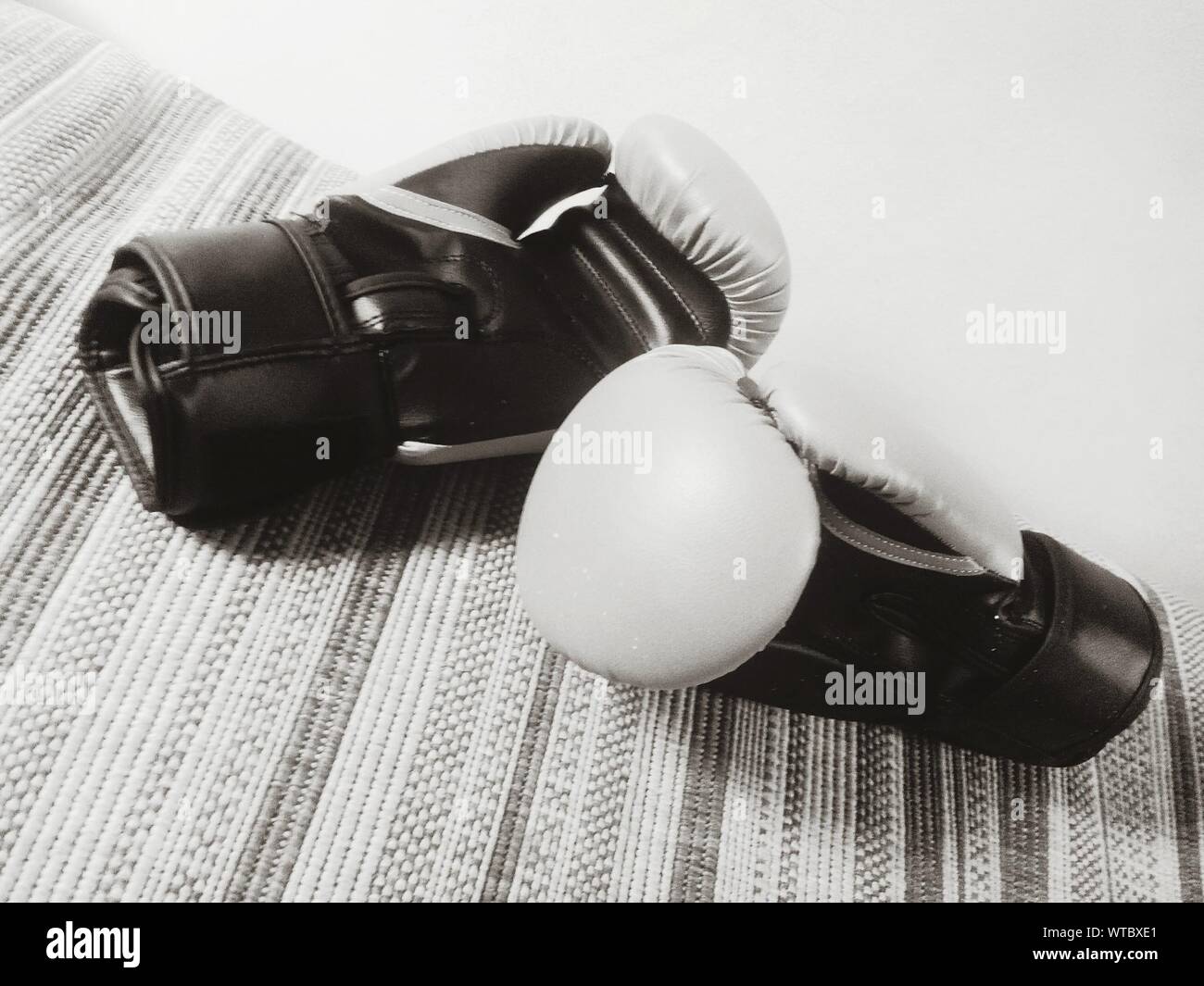 Boxing table hi-res stock photography and images - Alamy