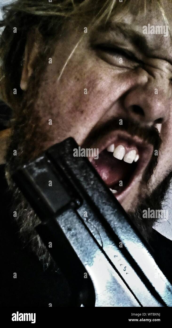 Screaming violence hi-res stock photography and images - Alamy