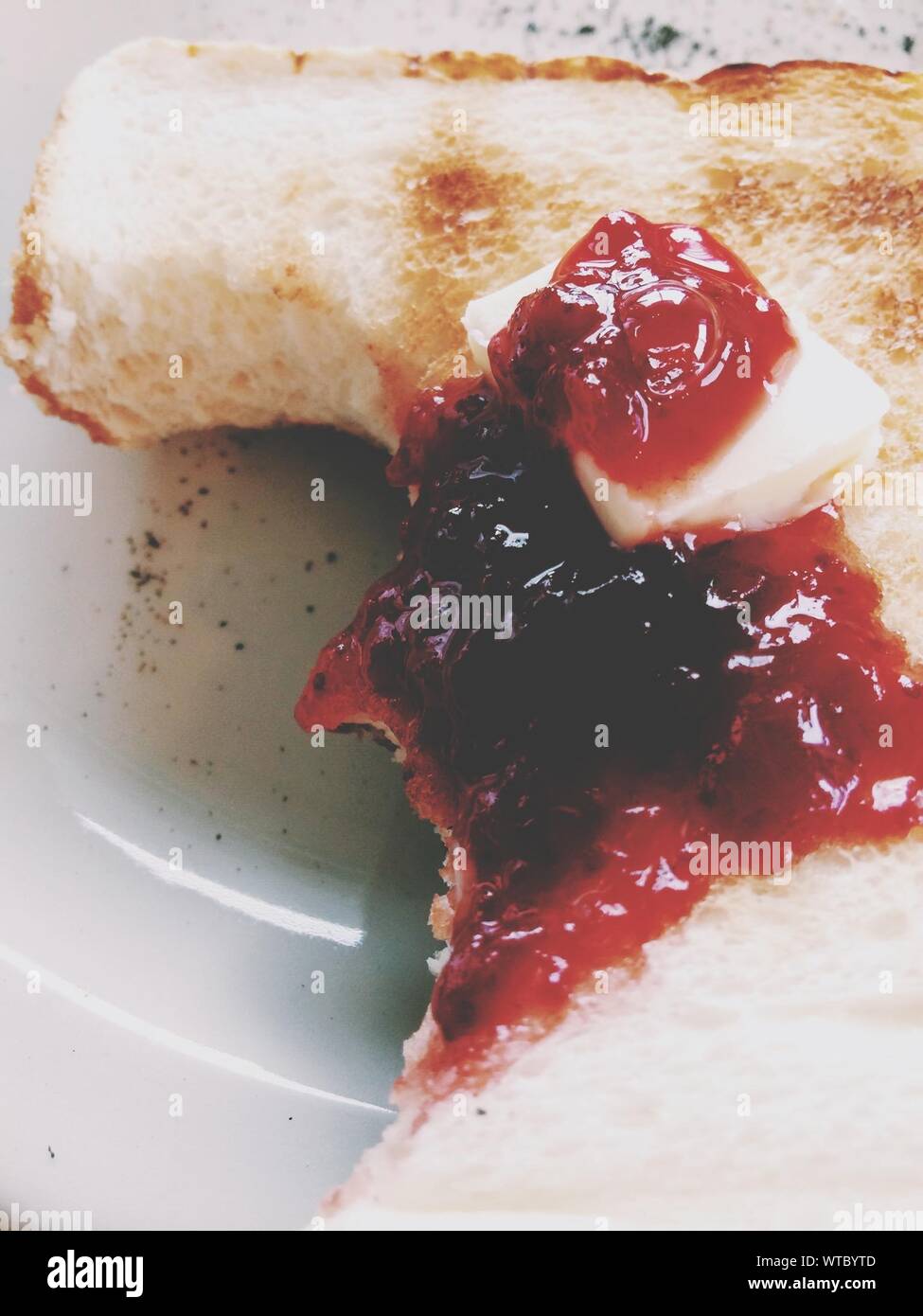 Toast jam butter hi-res stock photography and images - Alamy
