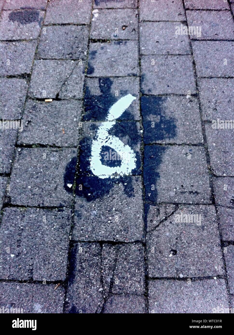 6 high street hi-res stock photography and images - Alamy