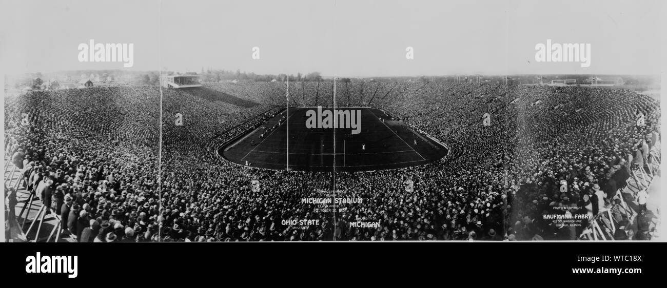 Michigan Stadium opening 3c27311 Stock Photo - Alamy