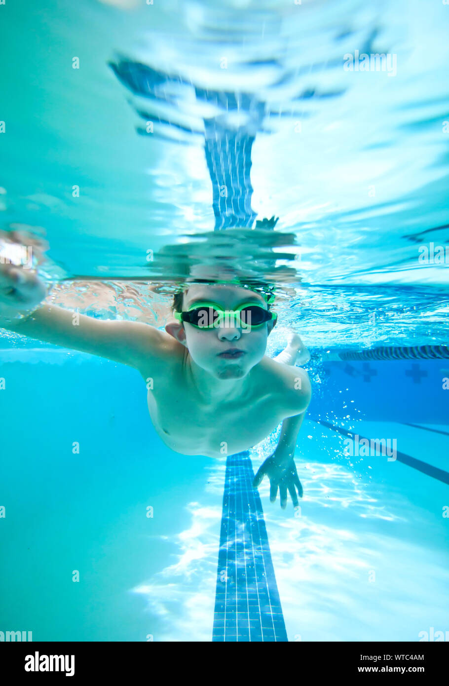 Boy Hold Breath Underwater High Resolution Stock Photography and Images ...
