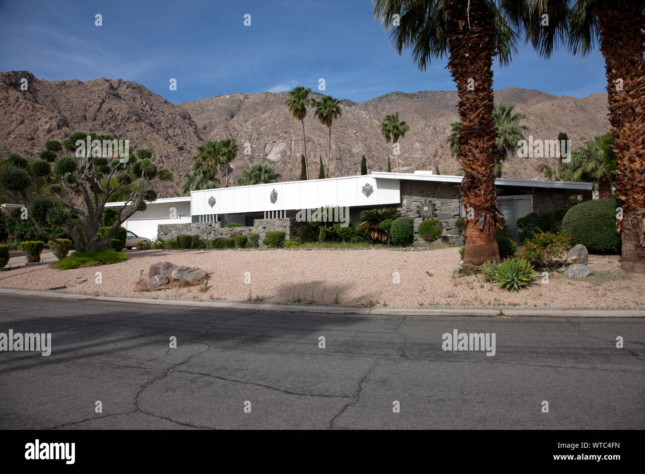 Mid-century modern home built by the Alexander Construction Company ...