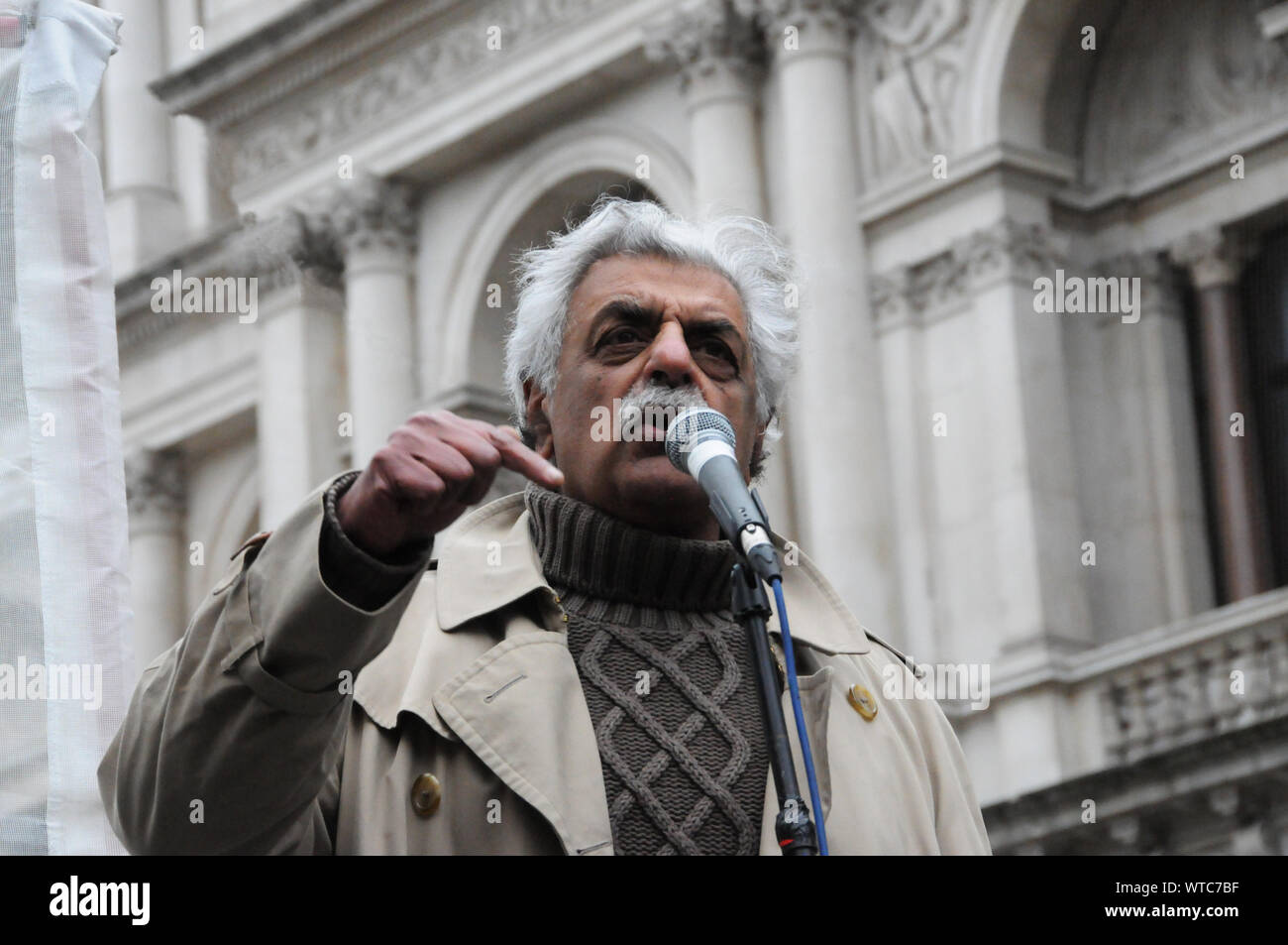 Tariq ali oxford academic hi-res stock photography and images - Alamy