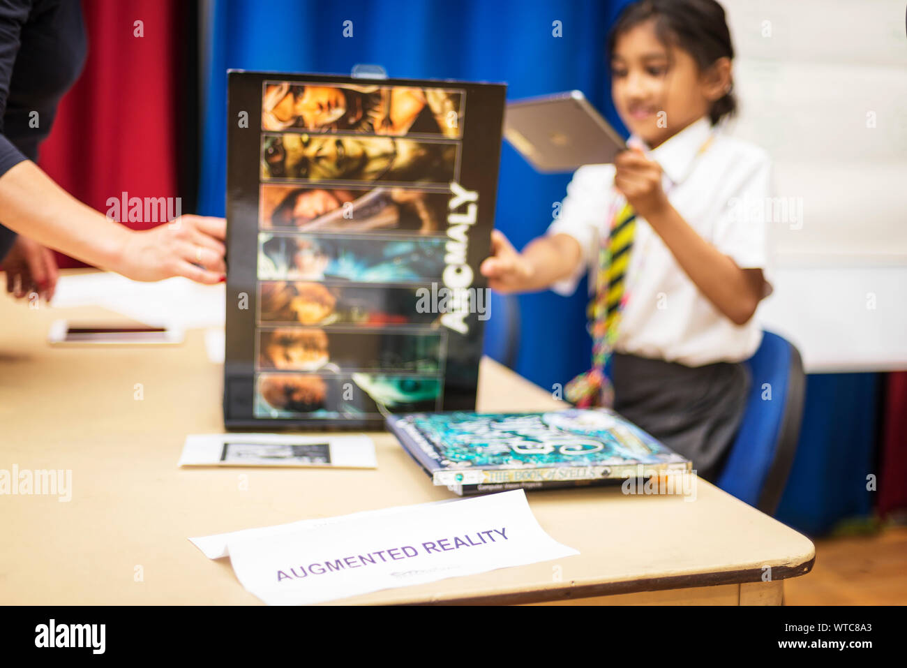 Young school children learning science and technology in STEM programs ...