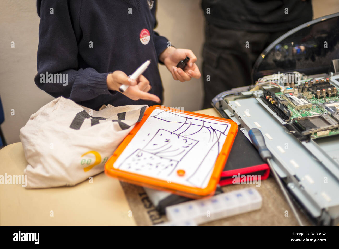 Young school children learning science and technology in STEM programs ...