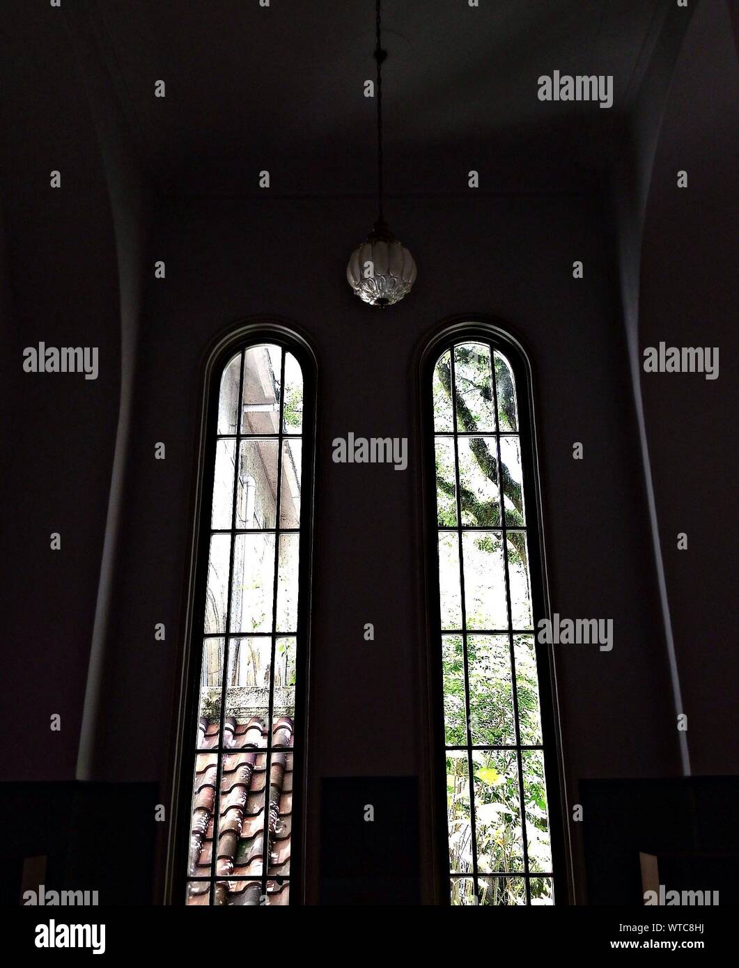 Arched arch windows hi-res stock photography and images - Alamy