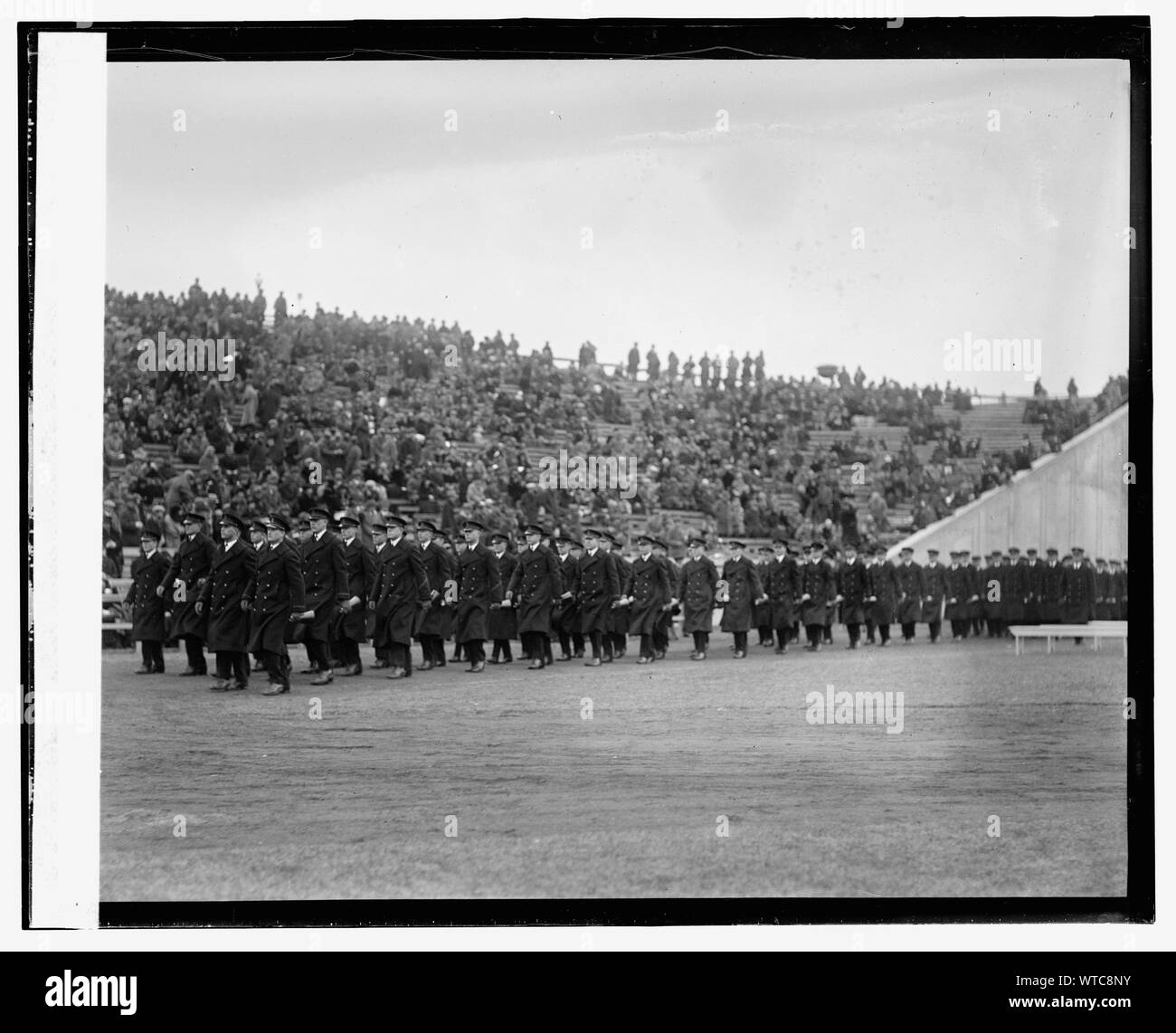 Naval academy midshipmen navy Black and White Stock Photos & Images - Alamy