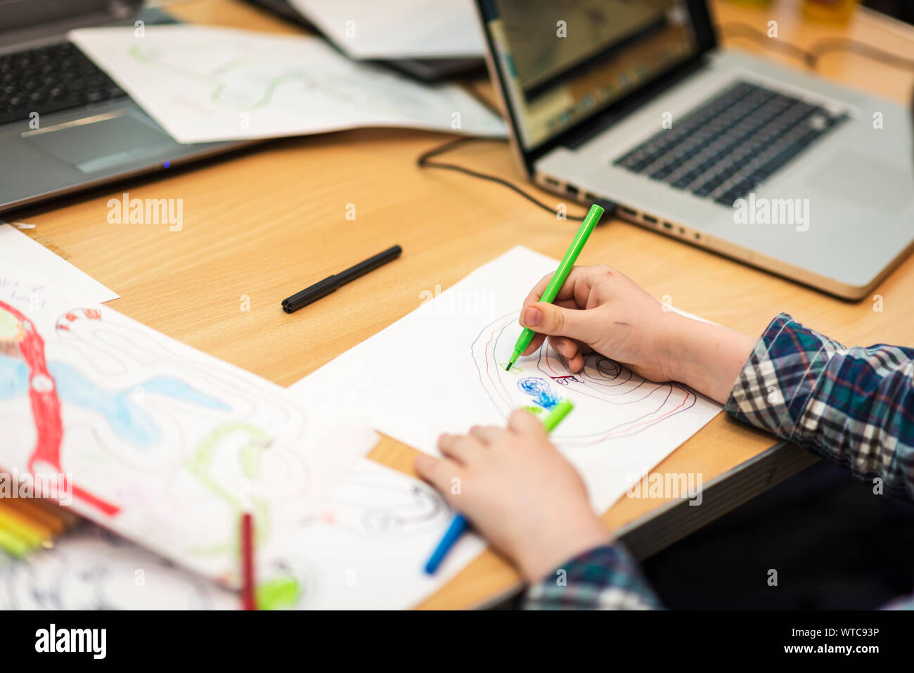 Young school children learning science and technology in STEM programs ...