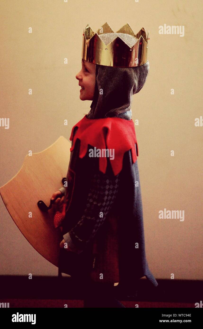 Royal prince costume hi-res stock photography and images - Alamy