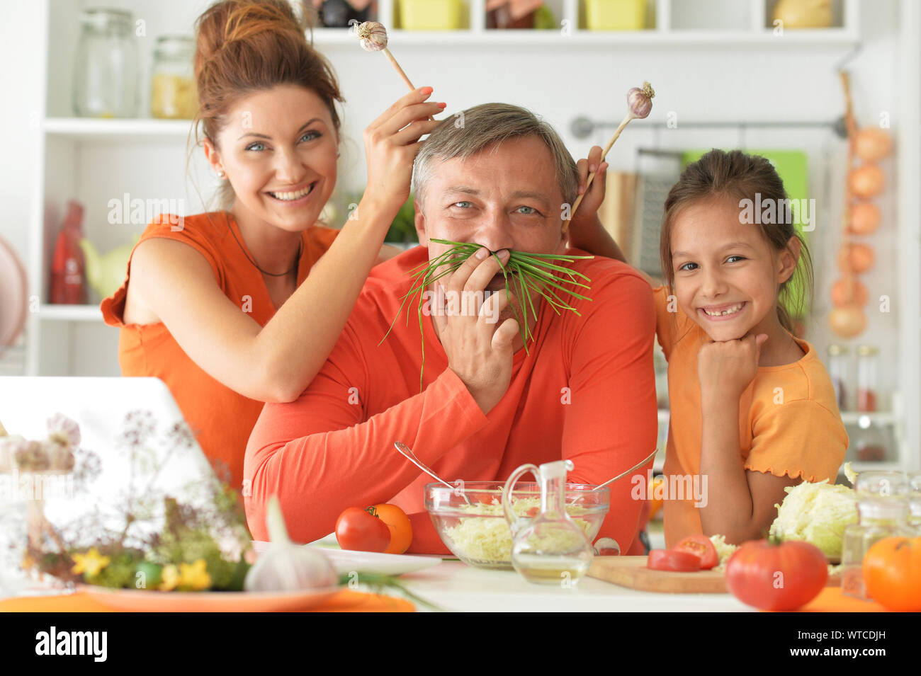 Father daughter teen cooking home hi-res stock photography and images ...