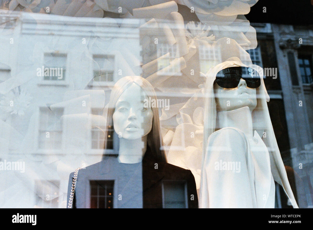 Close up mannequins face hi-res stock photography and images - Alamy