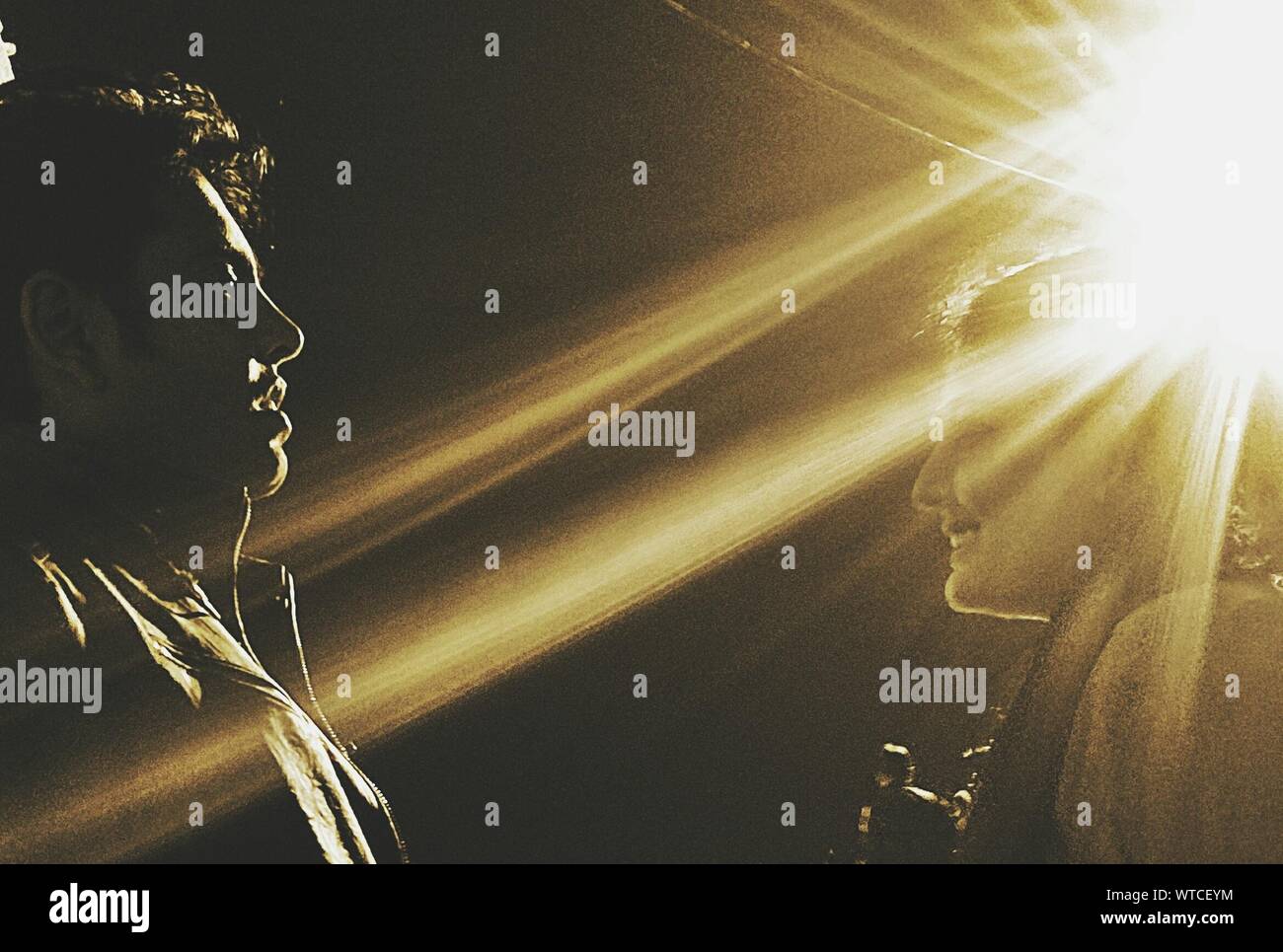 Silhouette couple man woman talking hi-res stock photography and images ...