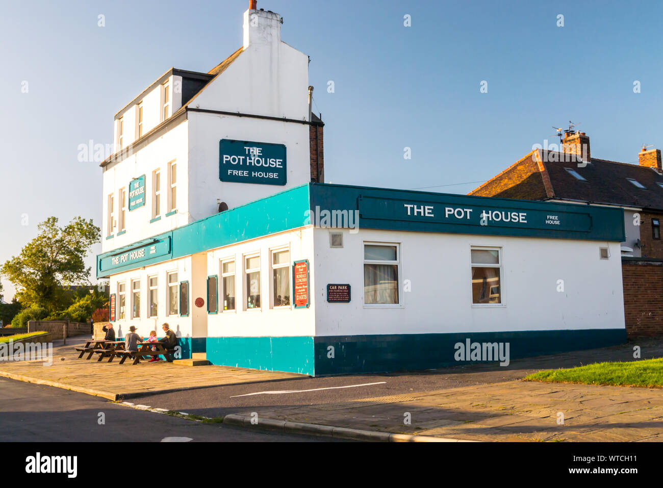 The pot house hartlepool public house hi-res stock photography and ...