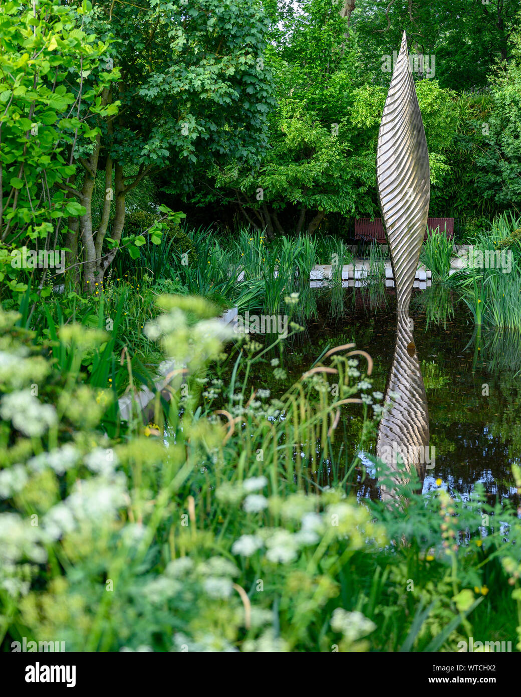 The savills and david harber garden at chelsea flower show hi-res stock ...