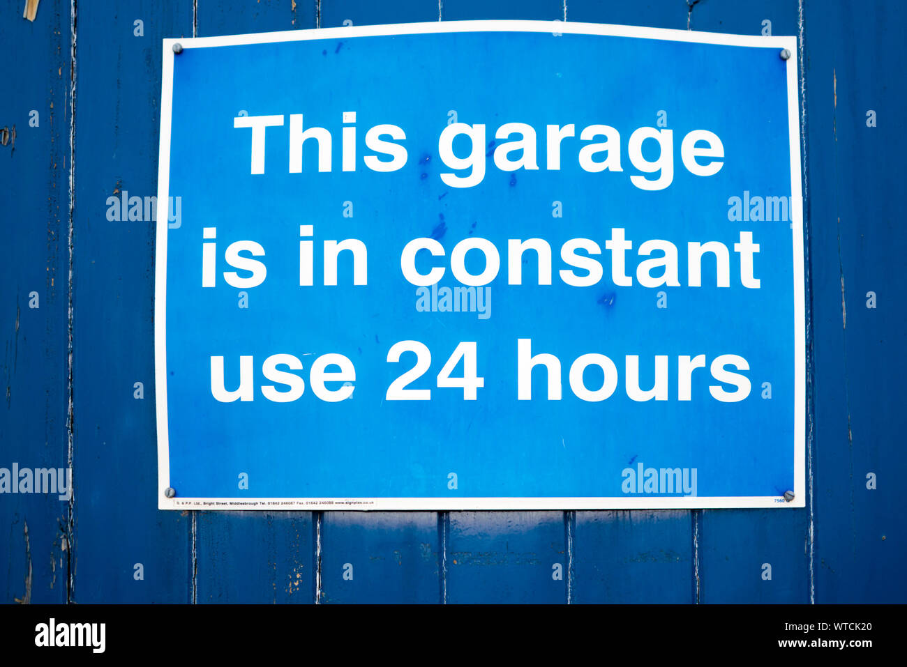 24 hour access garage sign hi-res stock photography and images - Alamy
