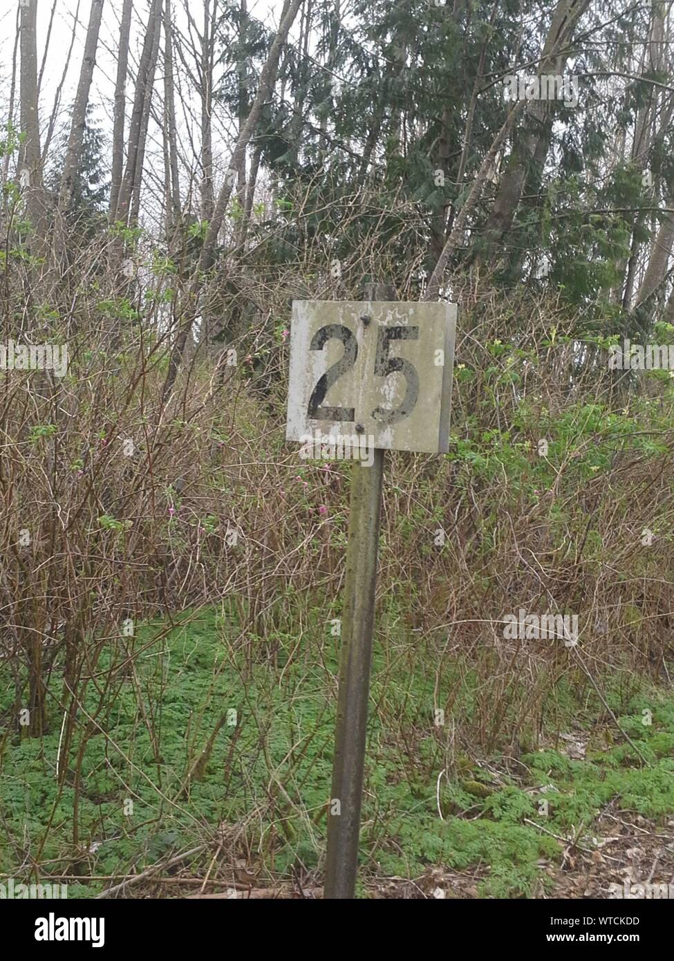 25 Sign High Resolution Stock Photography and Images - Alamy