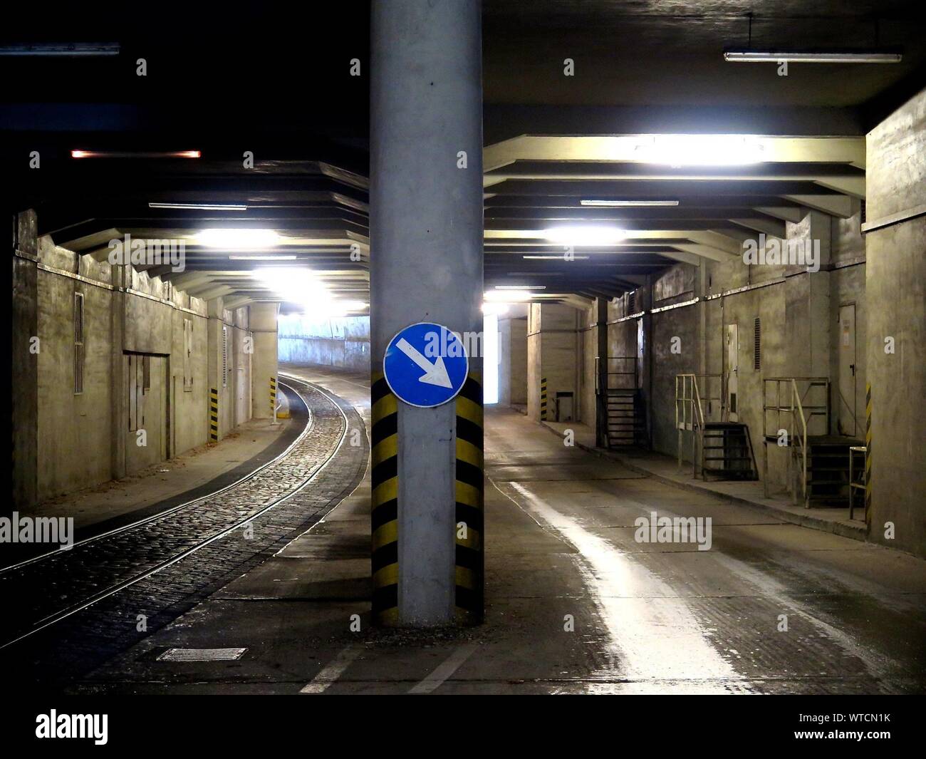 Arrow Sign Underground Road Arrow Symbol High Resolution Stock ...