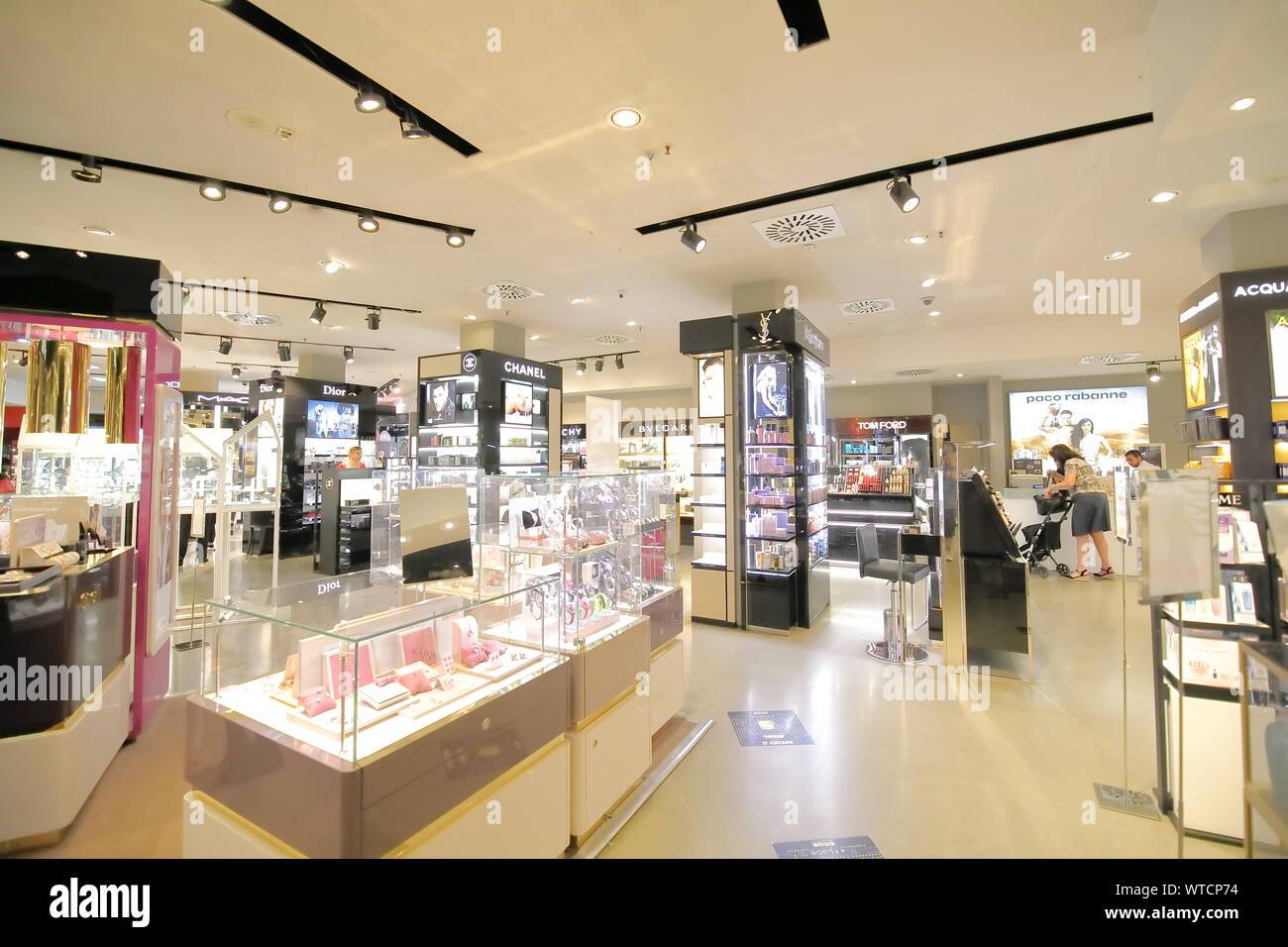 Coin department store Piazza Appio Rom Italy Stock Photo - Alamy