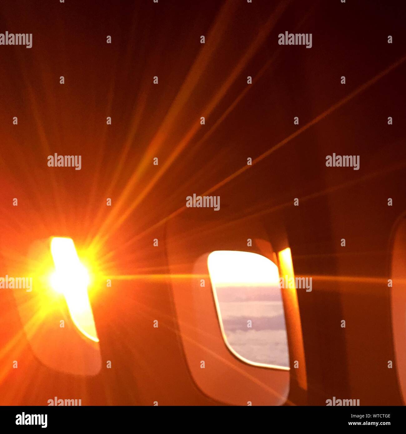 Airplane falling hi-res stock photography and images - Alamy