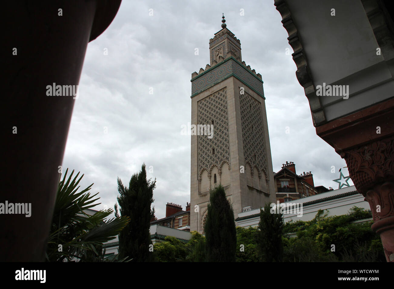 great mosque in paris (france Stock Photo - Alamy