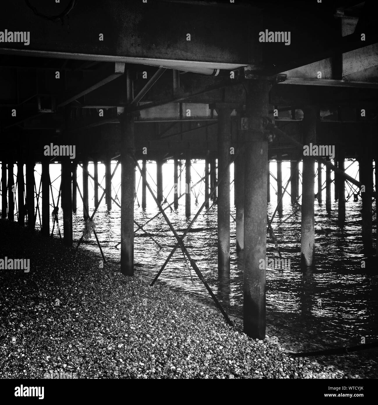 Underside of pier hi-res stock photography and images - Alamy