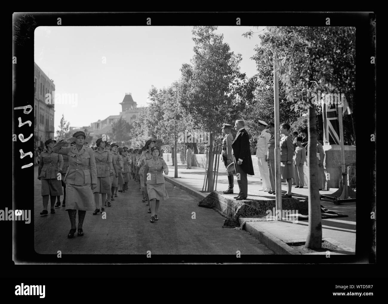Military parade in Jerusalem on May 28, '42. ATS unit passing grand ...