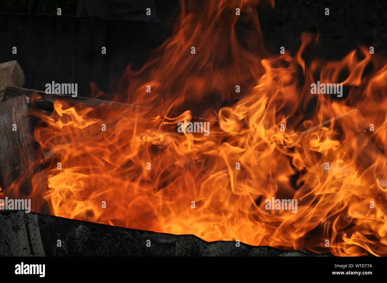 Burning pit hi-res stock photography and images - Alamy
