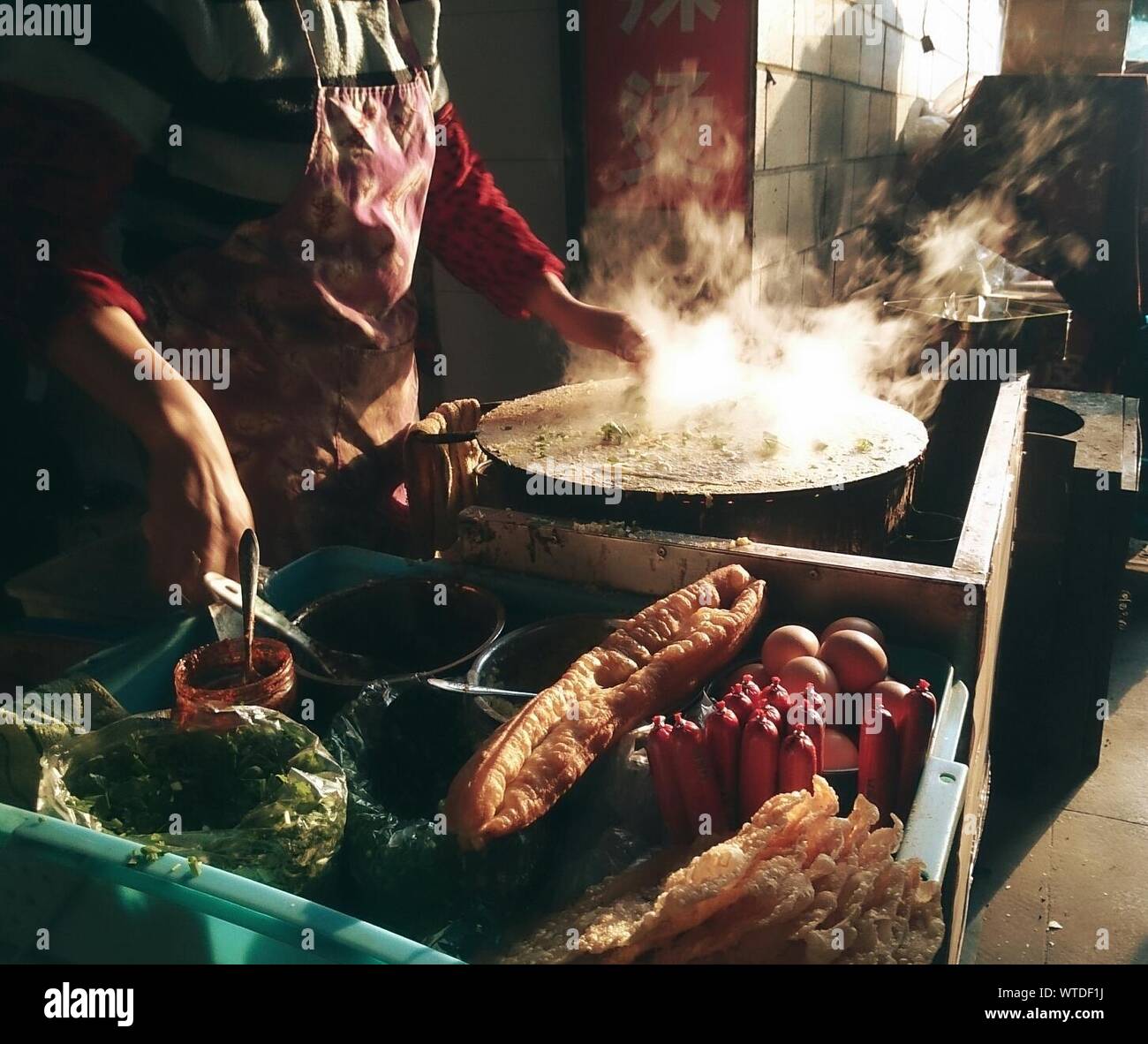 Cooking street hi-res stock photography and images - Alamy