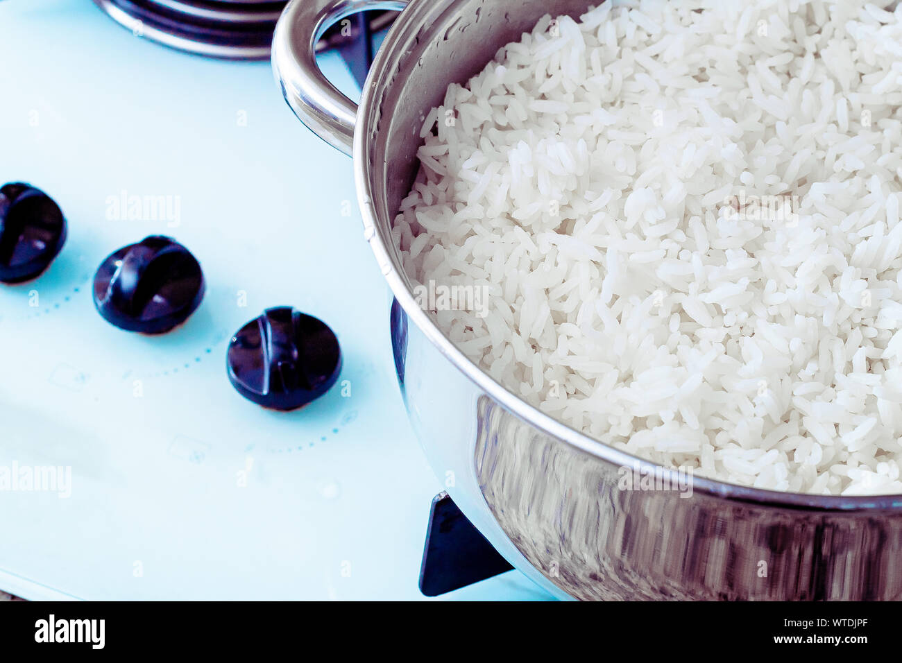 Cooked rice pan hi-res stock photography and images - Alamy
