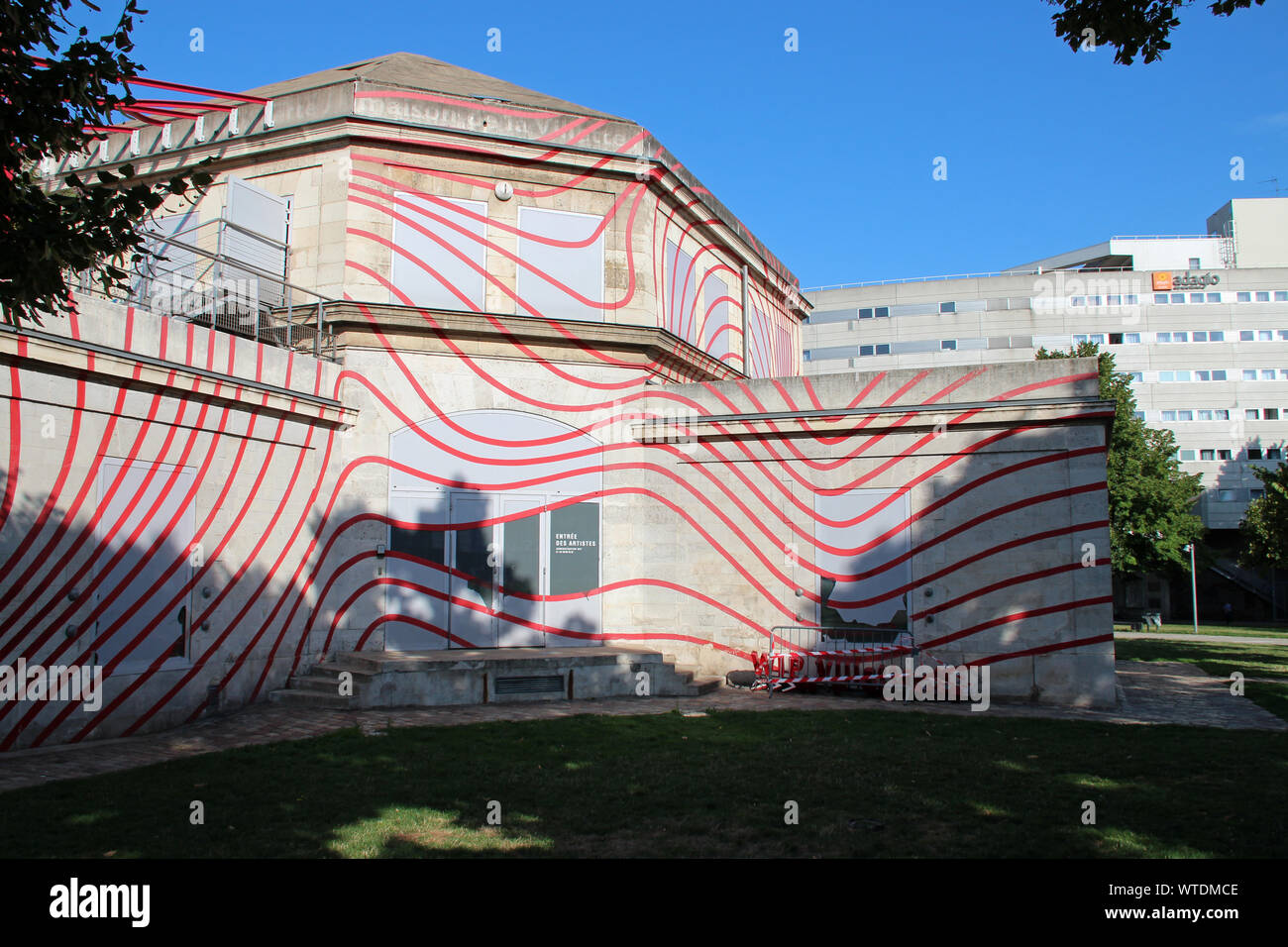 pavilion in the park of la villette in paris (france Stock Photo - Alamy