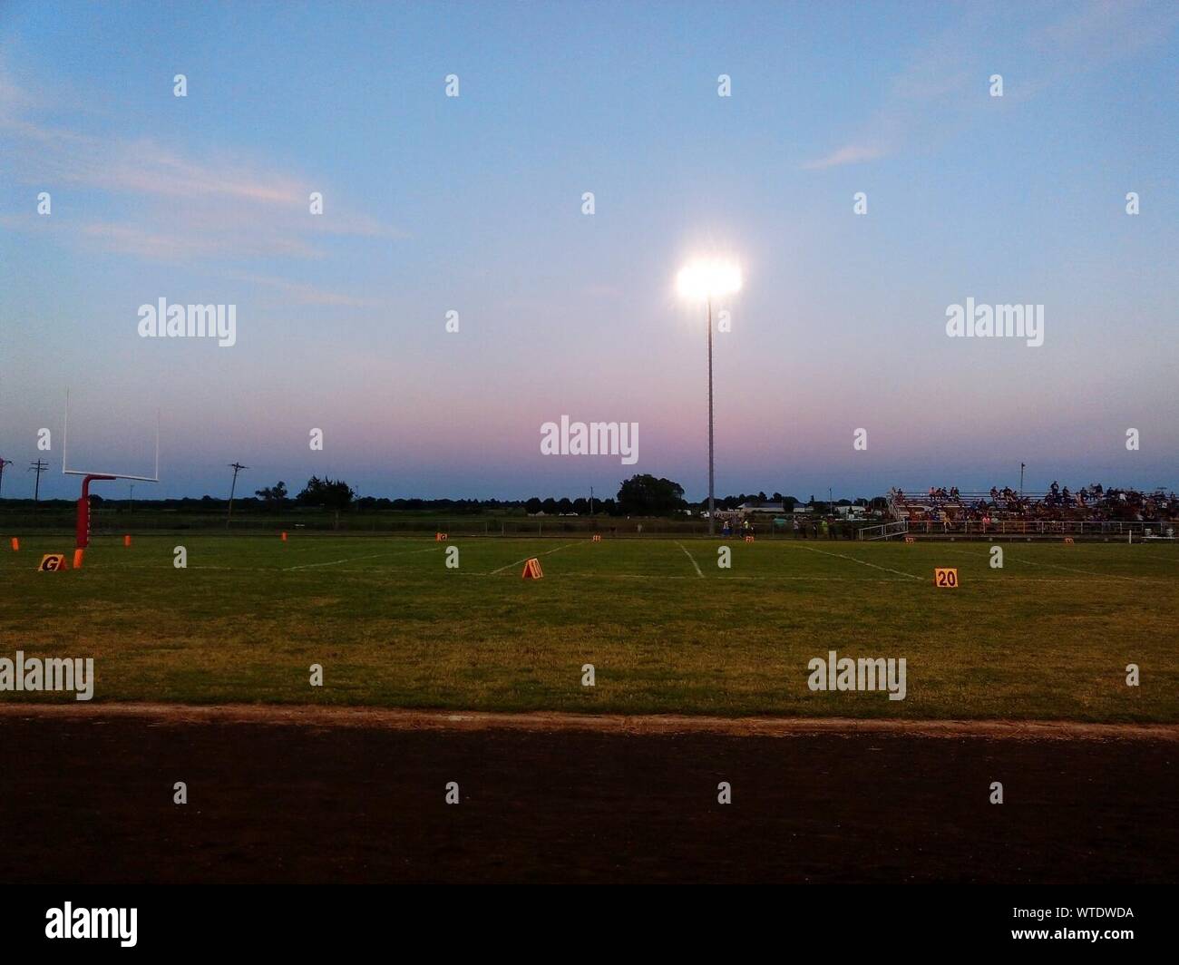 Football field night hi-res stock photography and images - Alamy